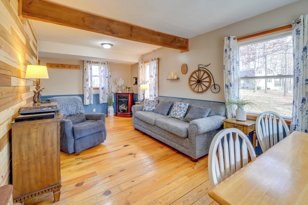 Shared Pond & Trails: Rosedale Cottage! - Cedar Creek State Park, Glenville