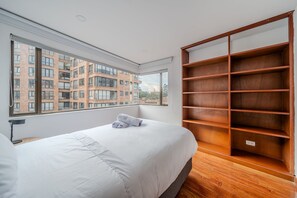 Apartamento Superior, 3 quartos | 3 quartos, cortinas/cortinados opacos, Wi-fi grátis 