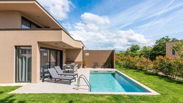Villa | Piscina | Piscina interior, piscina exterior