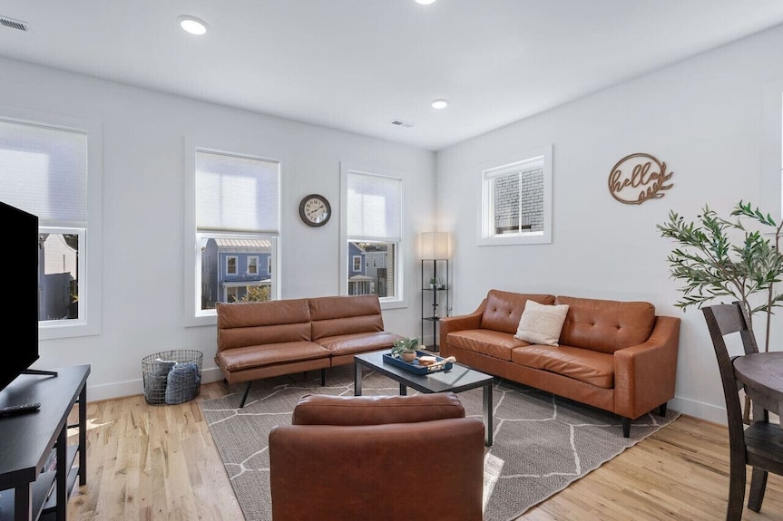 Duplex With Balcony: Spacious Dog-friendly Oasis! - Richmond, VA