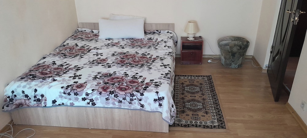 2 Bed Appt-balcony-pet Friendly-city Centre - Focșani
