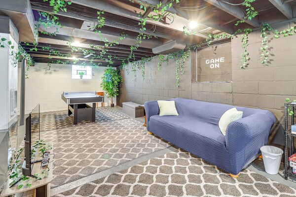 Game Room & Fire Pit: West Mifflin Home! - Old Mill, West Mifflin