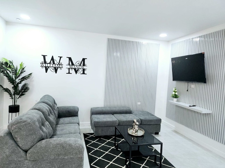 Spacious, Modern 2-bedroom Apartment, Westend Negril With Ac, Wifi, W/heater - Negril