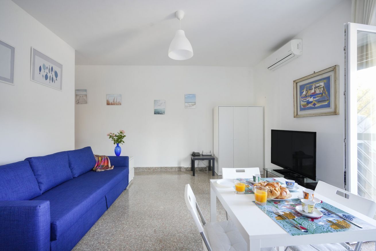 Guesthost - Cozy Apartment In A Villa That Accommodates Up To 4 People, Equipped With All Comforts Including A Terrace Equipped For Moments Of Relax. The Apartment Is Located In The Santo Spirito District, An Area Full Of Shops, Restaurants And Bars, Jus - Bari