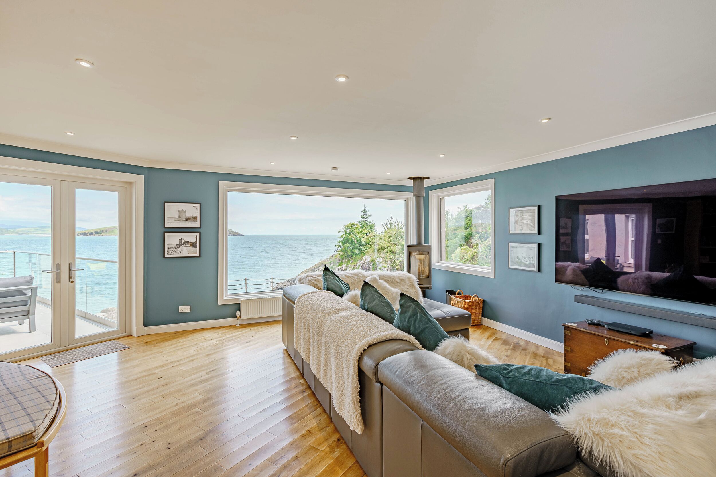 Balcary Tower, Pet Friendly, Luxury Holiday Cottage In Palnackie - Dumfries and Galloway