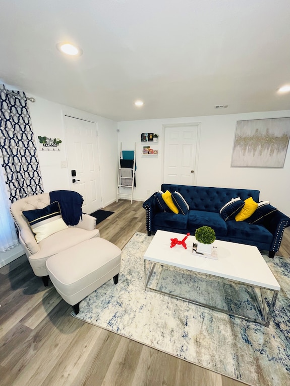 The Charming Vermont House. - Tulsa, OK