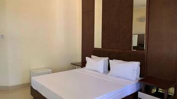 Quarto casal ou duplo, sacada, vista para o jardim | Wi-Fi de cortesia