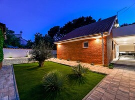 Casa (Four Bedroom Villa With Hot Tub) | Exterior