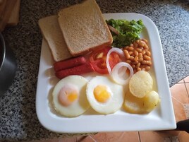 Pequeno-almoço inglês diário (60 ZAR por pessoa)