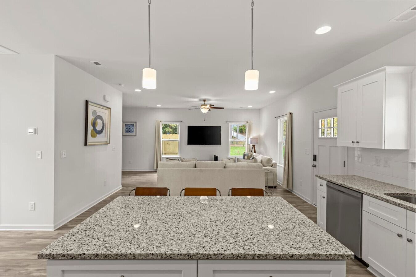 Roomy 3br  Sleeps 10+  <15m Anywhere  Free Parking - Charlotte