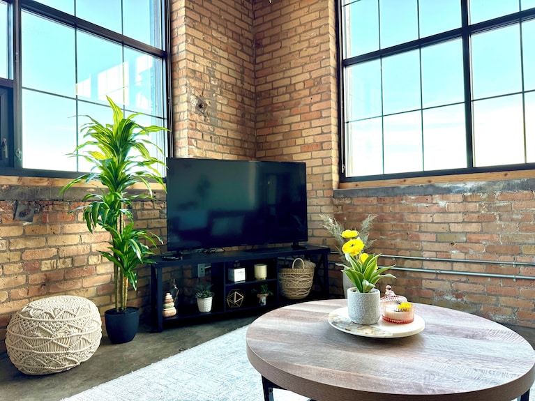 The Luxe Loft In Canal Park | New- Boho-chic - 덜루스