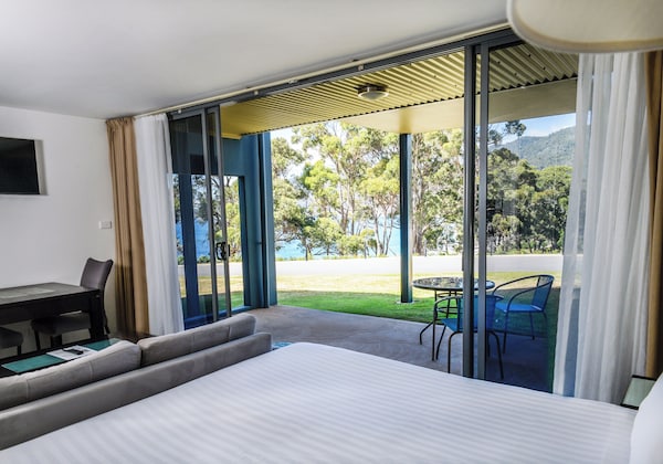 Lufra Beachside Hotel - Eaglehawk Neck