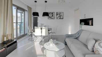 Apartamento família, vista para o rio | Roupas de cama antialérgicas, individualmente decorados