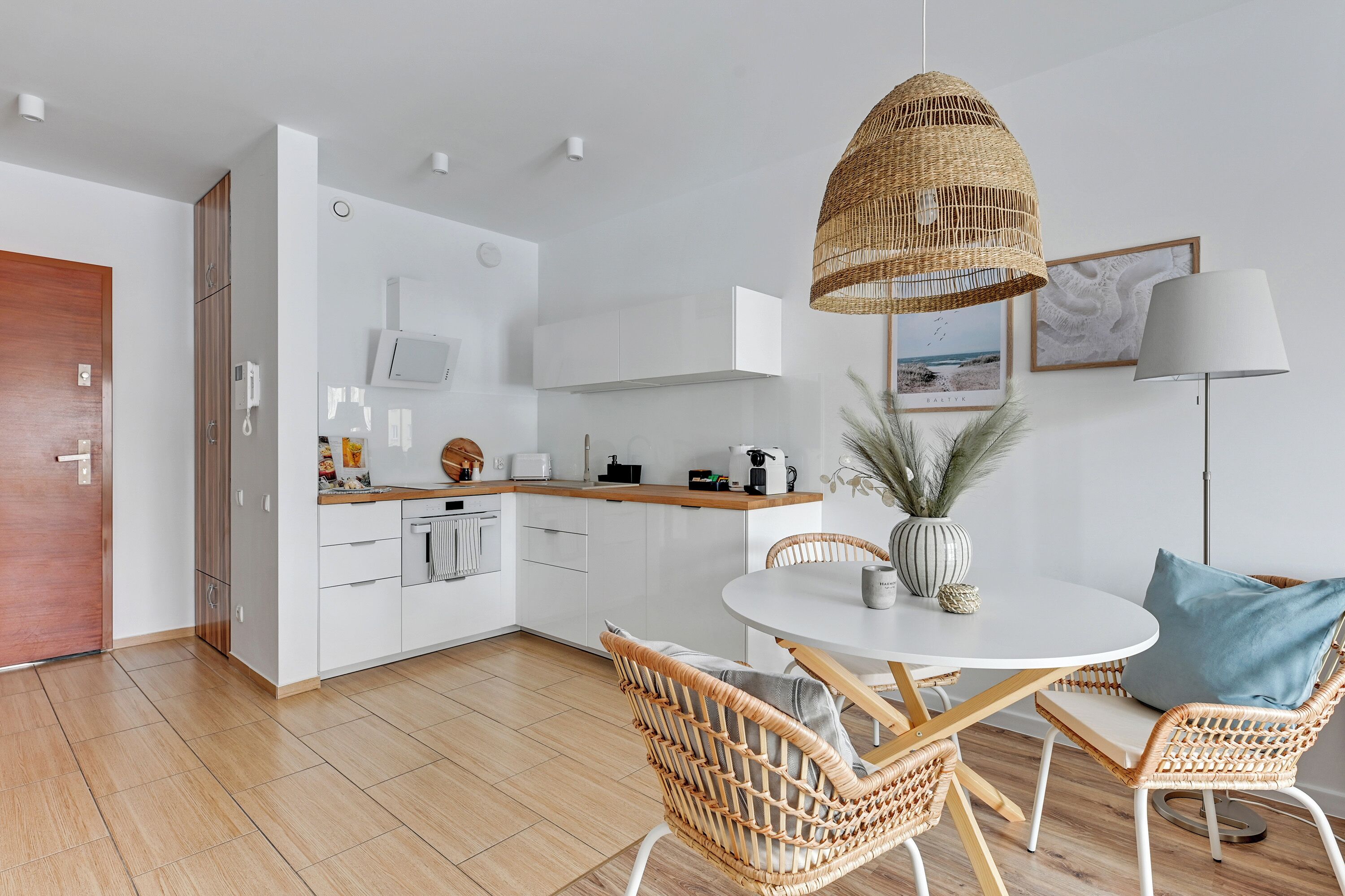 Apartamento design | Cozinha americana privada | Geladeira, cooktop, cafeteira/chaleira, chaleira elétrica
