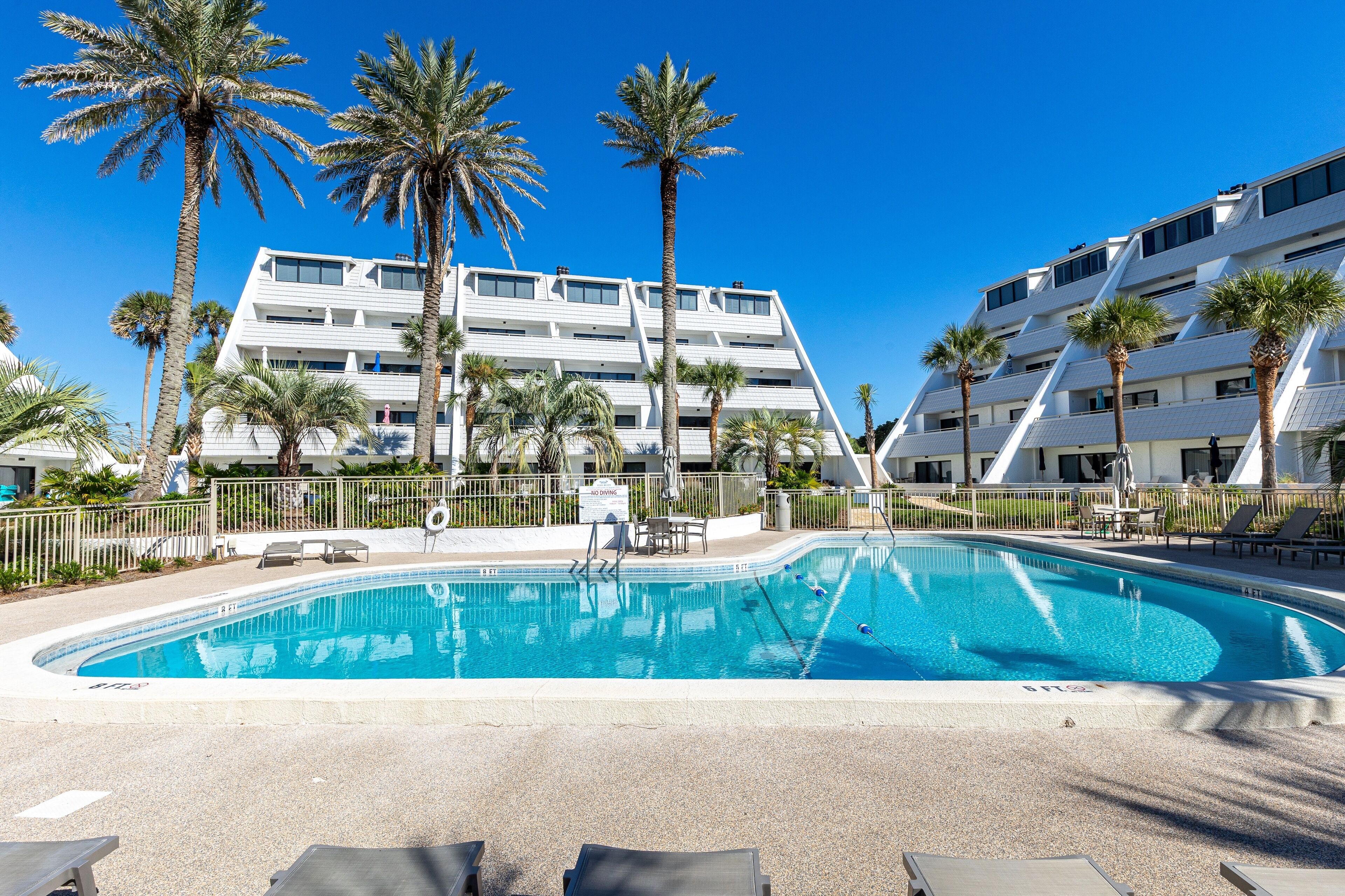 Apartamento em Condomínio Fechado, 2 quartos | Piscina