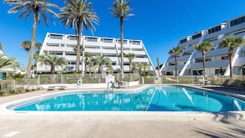 Apartamento em Condomínio Fechado, 2 quartos | Piscina