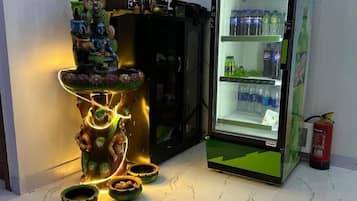 Quarto Duplo ou Twin Executivo, 1 cama king-size, fumadores | Sala de estar | Televisor LED de 32 polegadas com canais digitais