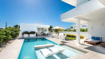 Villa, várias camas, acesso à piscina, vista para o oceano (Oceanview Villa 4) | Vista do quarto