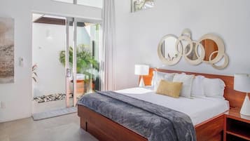 Villa, várias camas, acesso à piscina, vista para o oceano (Seaside Villa 10) | 4 quartos, com decoração personalizada, com mobília individualizada