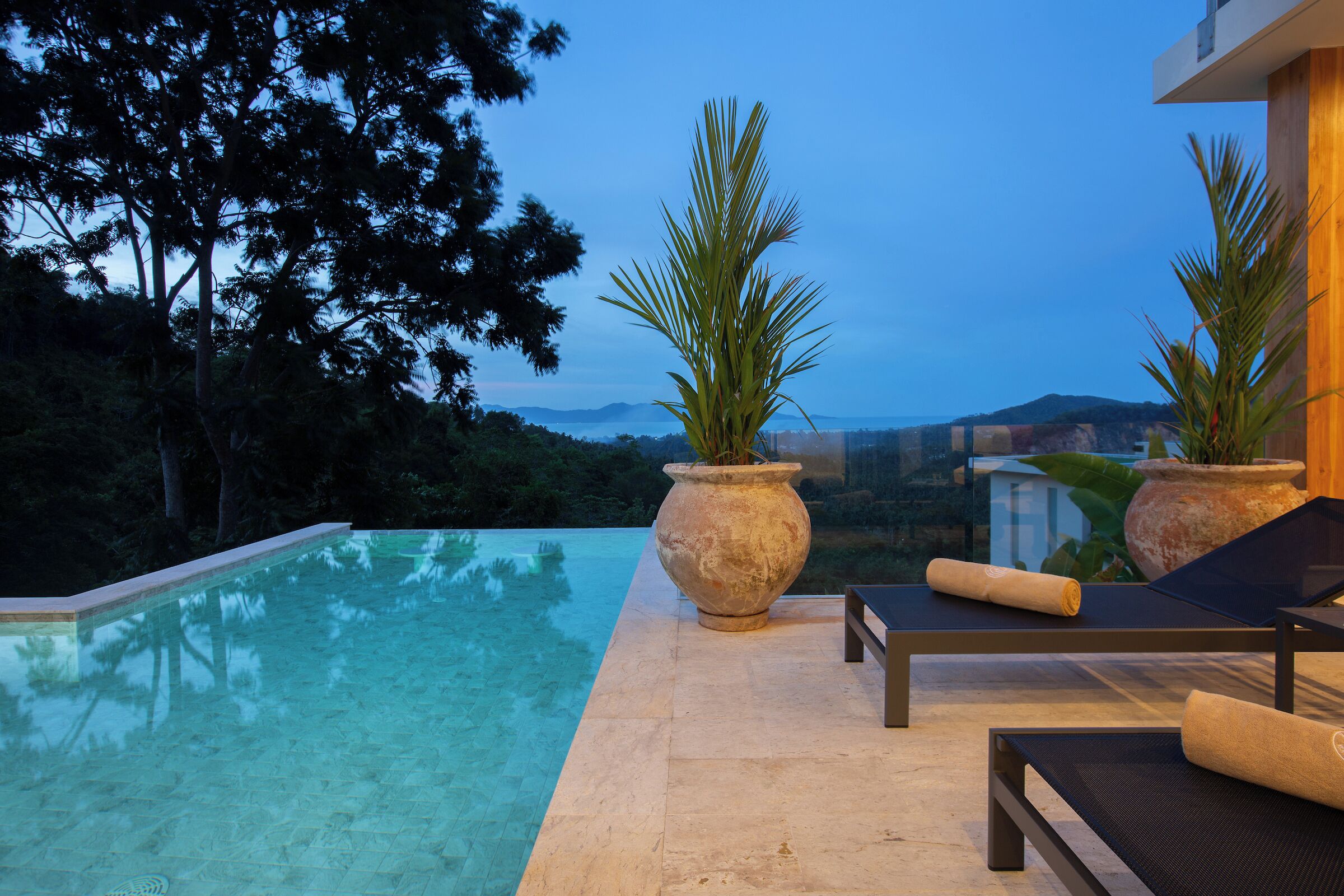 2 Bedroom Pool Villa - Banana Fan | Individualmente decorados, individualmente mobiliados, escrivaninha
