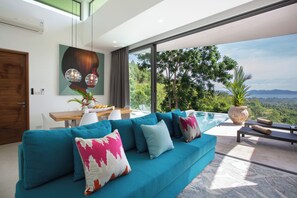 2 Bedroom Pool Villa - Banana Fan | Sala de estar | Televisor LED de 42 polegadas com canais via satélite 