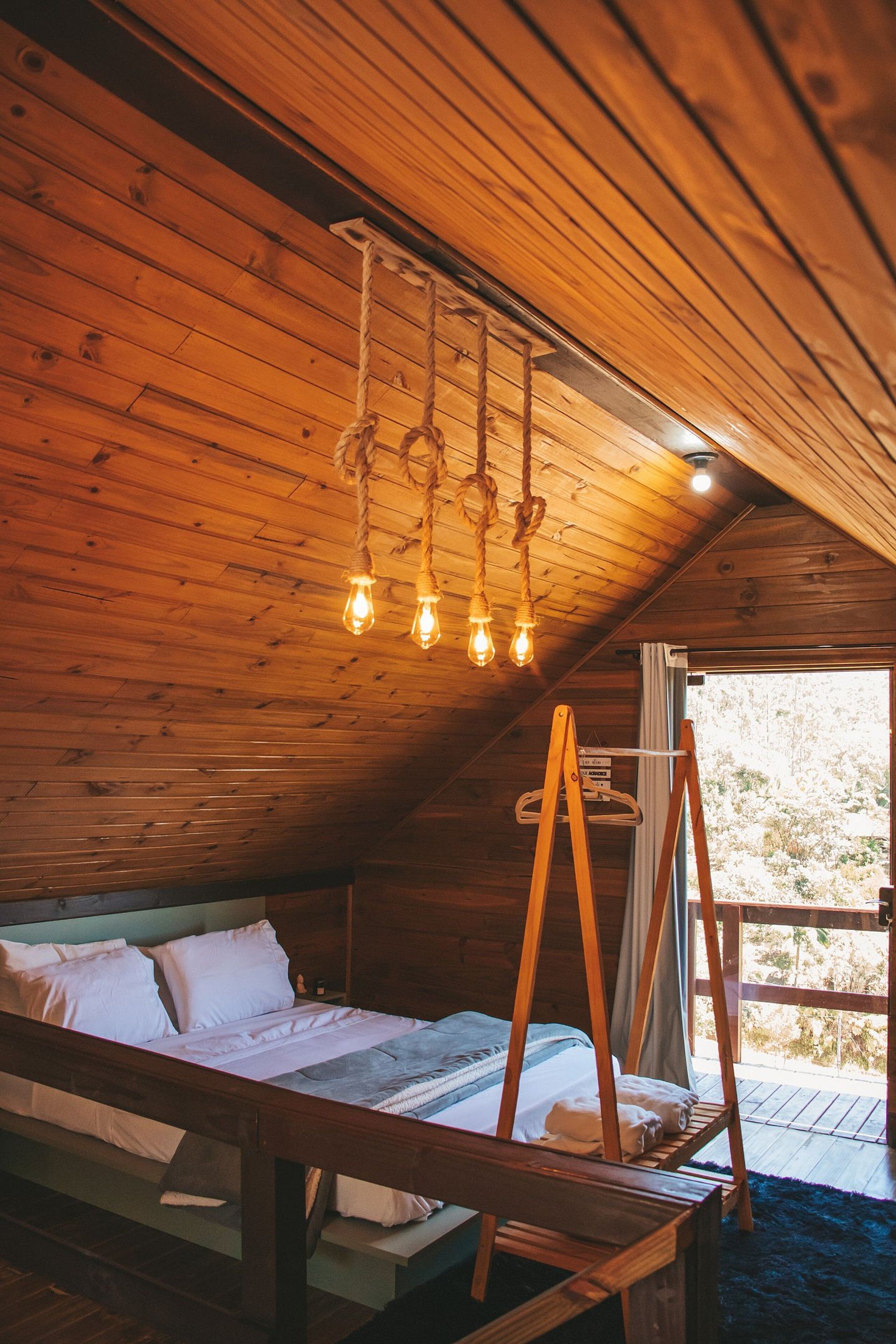 Prana Chalé com Hidromassagem - Águas Mornas - SC | Roupa de alta qualidade, cortinas/cortinados opacos, Wi-fi grátis 