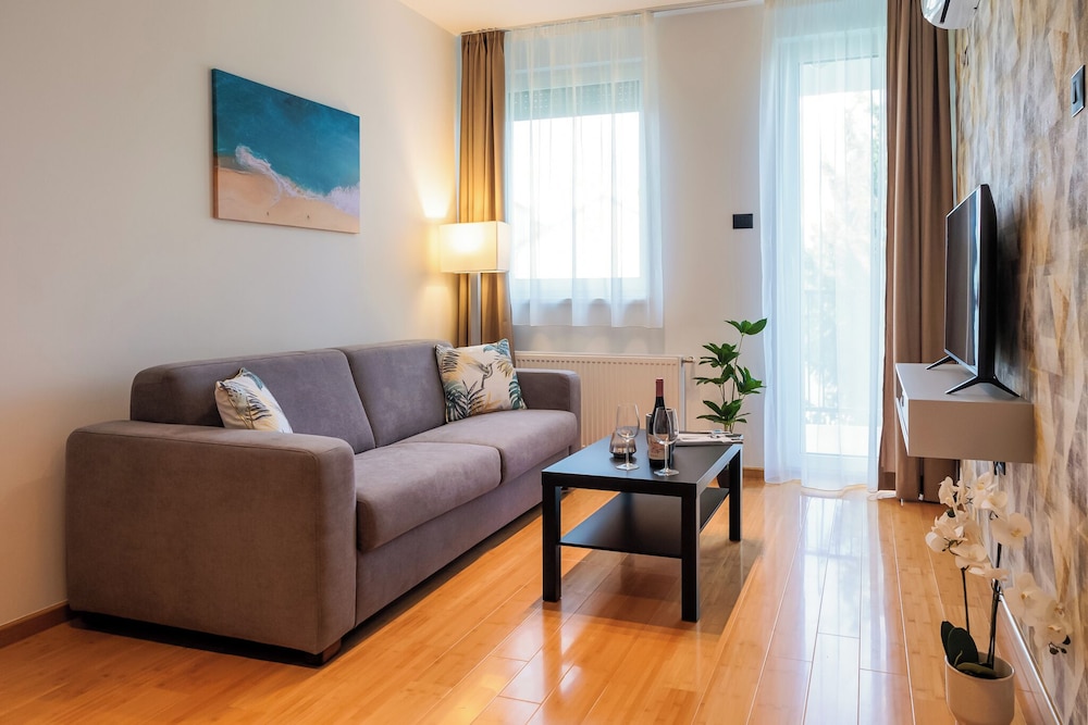 Tesla Residence Subotica - Subotica