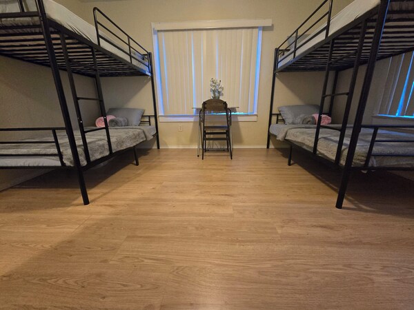 Voyager's Villa - Miami, FL
