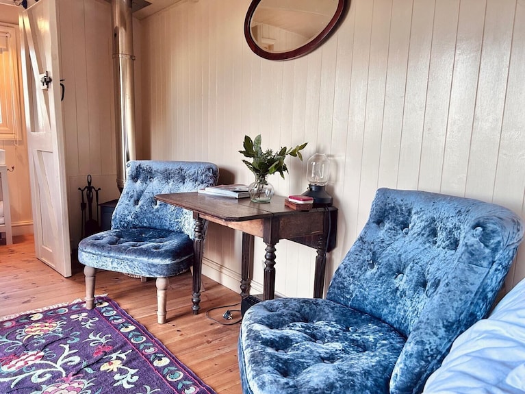 Cozy Cabin Retreat Near Chepstow - Forest of Dean