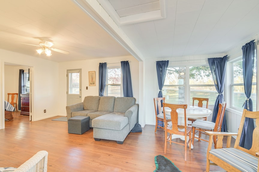 Pet-friendly Cabin On Star Lake W/ Dock & Grill! - Dent, MN