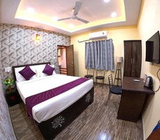 Quarto solteiro básico | Roupas de cama premium, quartos à prova de som, Wi-Fi de cortesia