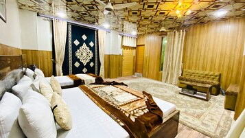 Quarto casal luxo | Quartos à prova de som, ferros/tábuas de passar roupa, Wi-Fi de cortesia