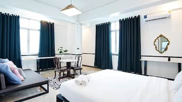 Suite-Estúdio Deluxe, Vista para a cidade | Wi-fi grátis, roupa de cama fornecida
