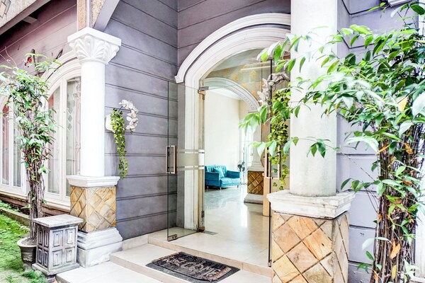 Hotel O Medan City Near Lapangan Benteng Formerly Ralica Residence - Medan