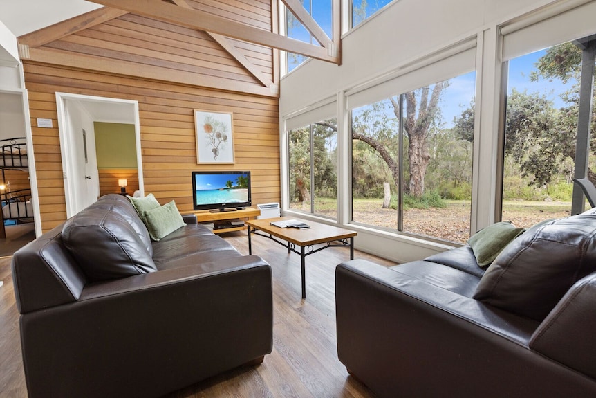 Tanjil - Waterfront Retreat: Secluded Lodges Perfect For Nature Lovers -