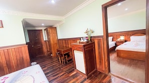 Family Connecting Room | 2 quartos, frigobar, cofres nos quartos, escrivaninha