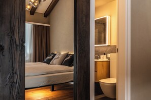 Condo superluxo, vista para a montanha | 2 quartos, cortinas blackout, quartos à prova de som, Wi-Fi de cortesia