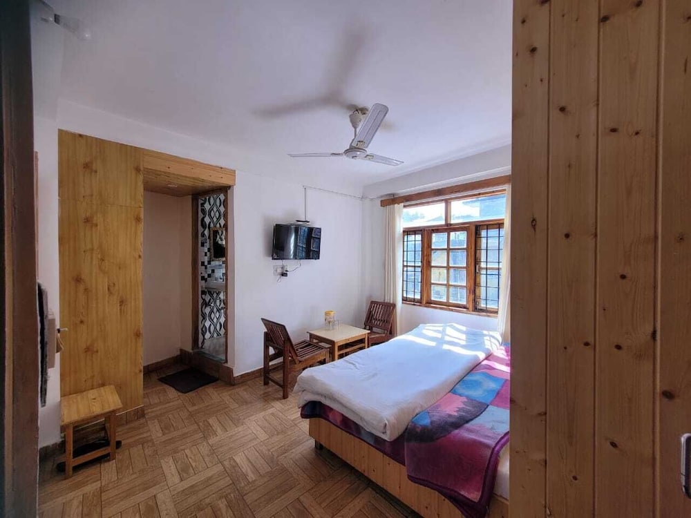 Hills Homestay And Devallya - Manali