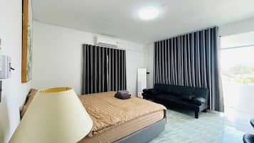 Quarto | 3 quartos, escrivaninha, cortinas blackout