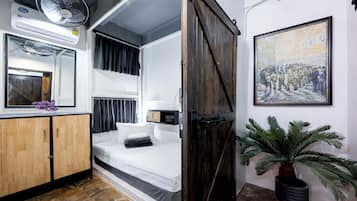 Quarto Twin Standard | Ferro/tábua de engomar, Wi-fi grátis