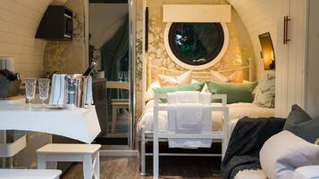 Chalé Design, 1 cama de casal, kitchenette, vista para o jardim | 1 quarto, roupa de alta qualidade, com decoração personalizada