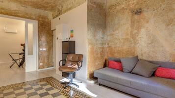 Televisor de ecrã plano de 24 polegadas com canais digitais