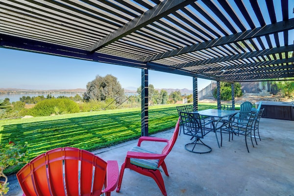 Water-view Home W/ Hot Tub In Lake Elsinore! - Splash Pad, Lake Elsinore