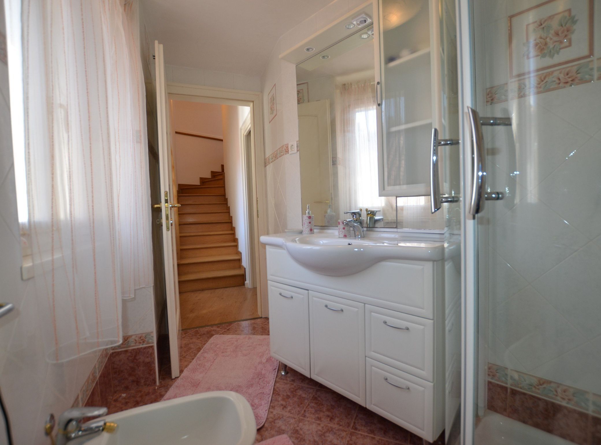 Apartamento (Two Bedroom Apartment) | Casa de banho | Um polibã, toalhas fornecidas 