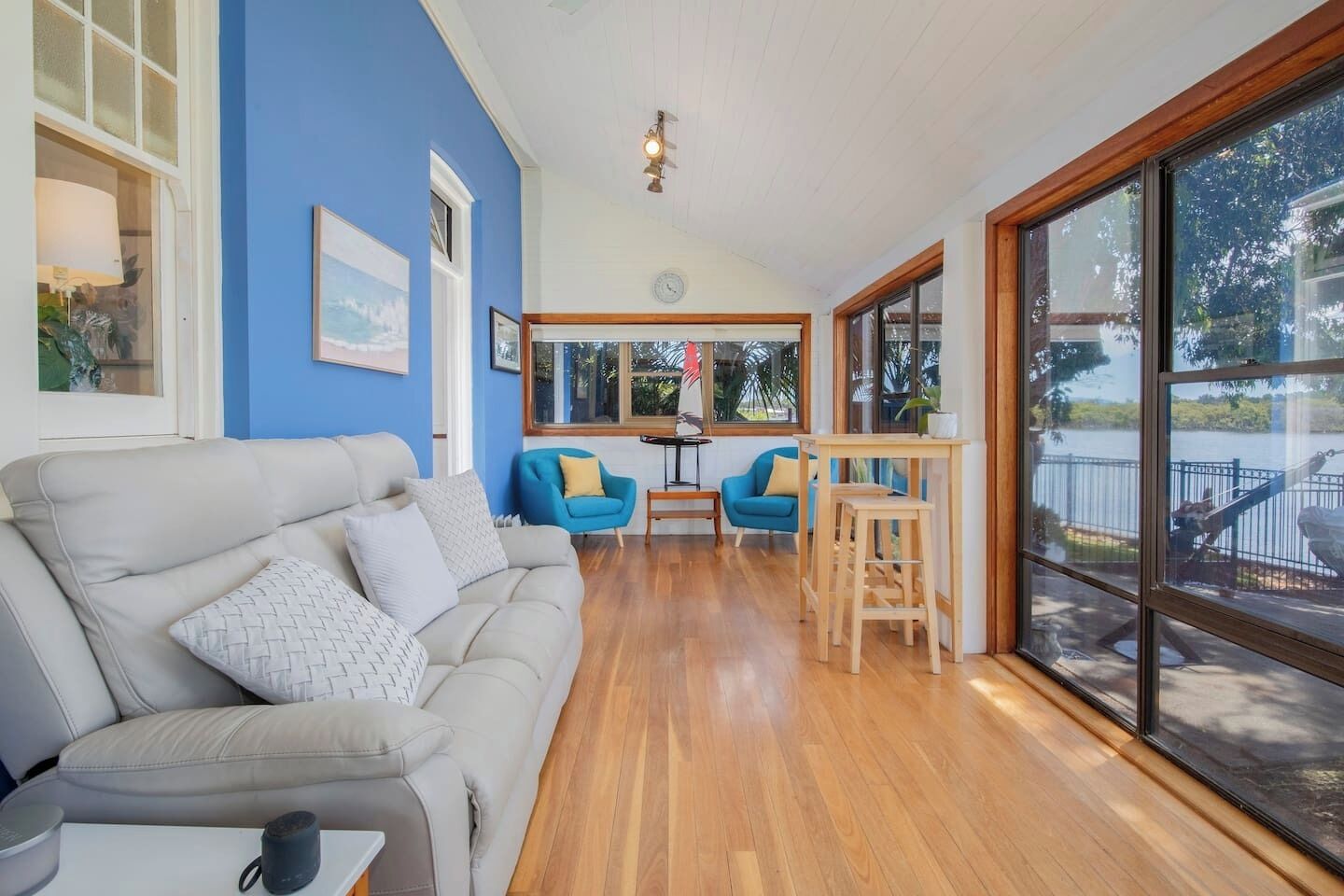 Ludford Lakefront And Beachside Retreat For Groups - Caves Beach