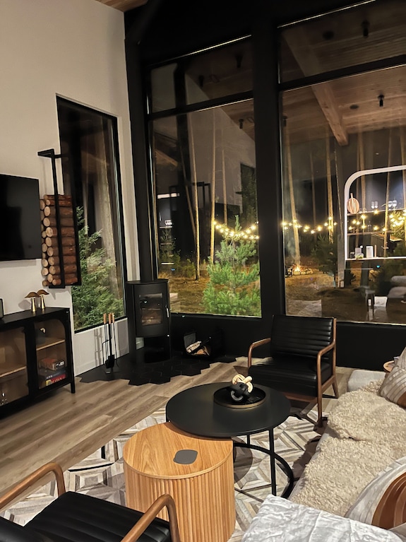 Brand New Black Fox Cabin - Ontario 60