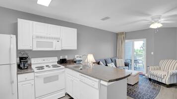 Apartamento em Condomínio Fechado, 1 cama queen-size e sofá-cama (Grand Caribbean 225) | Cozinha privada