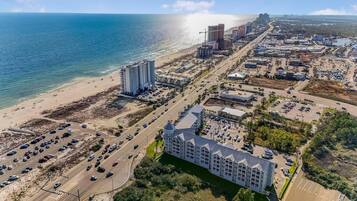 Apartamento em Condomínio Fechado, 1 cama queen-size e sofá-cama (Grand Caribbean 225) | Praia