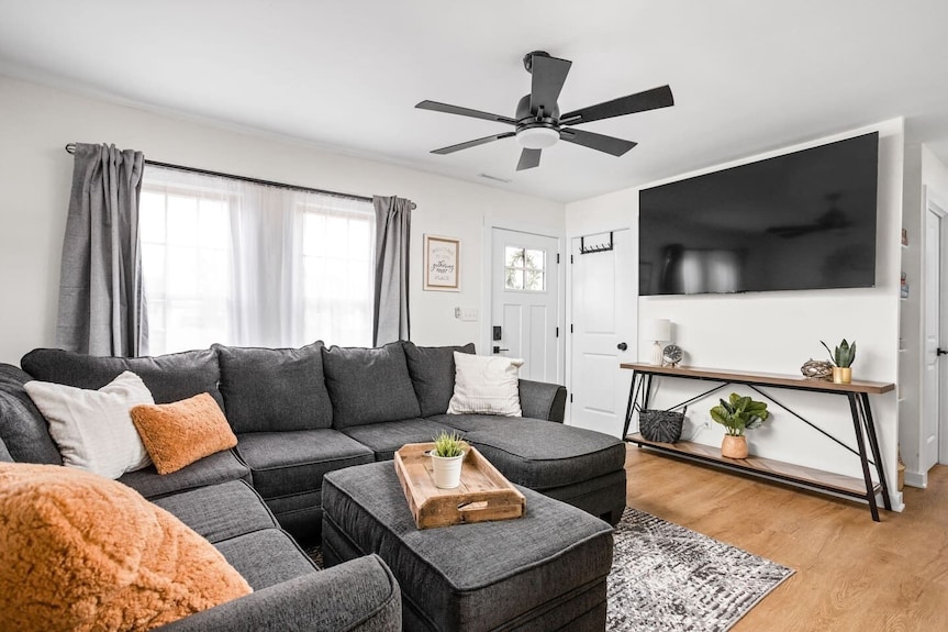 Modern Noblesville Stay | 3br Near Attractions - カーメル, IN