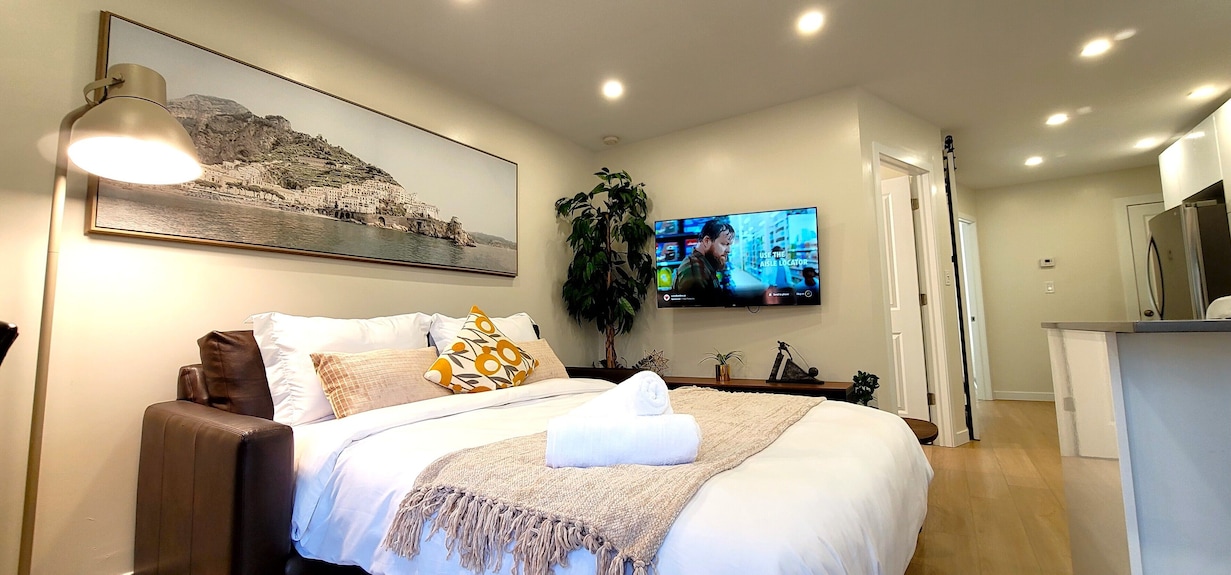 Urban-peg: Modern Comfort In The Heart Of The City - Winnipeg